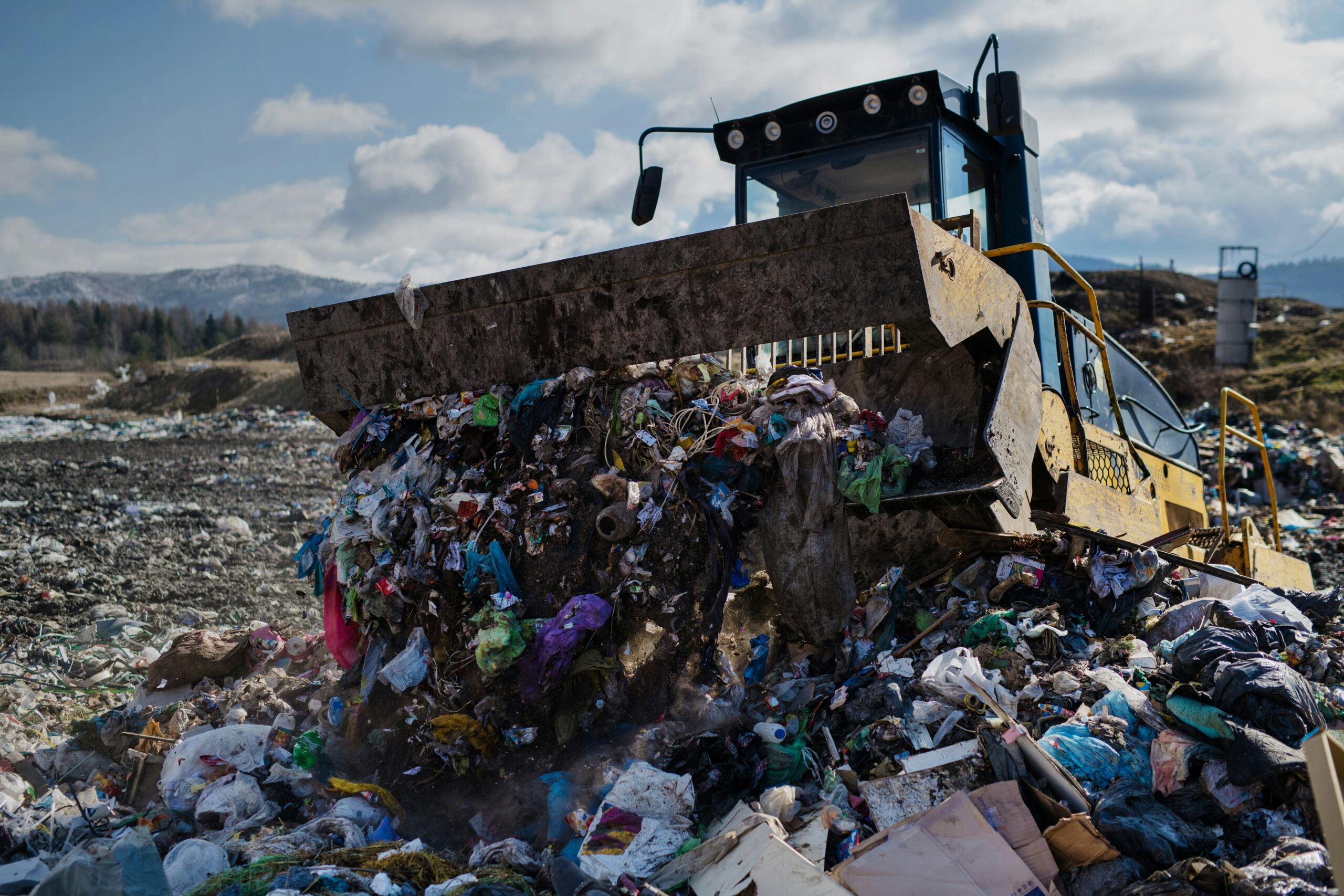 Food fight: Organic-waste rules are latest recycling failure - Pacific ...